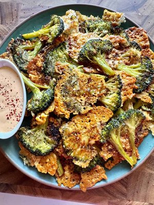 Crispy Parmesan Broccoli Chips - Dinner Bestie