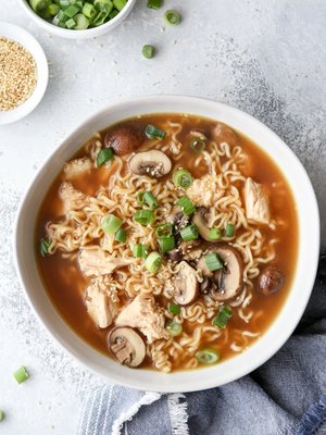 Easy Chicken Ramen Soup - Dinner Bestie
