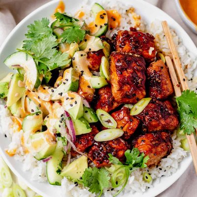 Honey Garlic Salmon Rice Bowls - Dinner Bestie