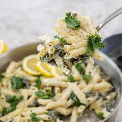 One Pan Lemon Ricotta Pasta with Kale - Dinner Bestie